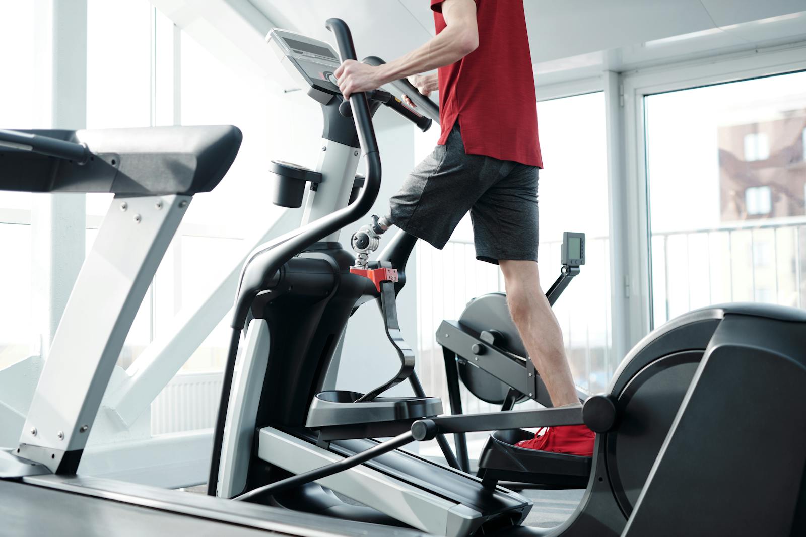 How to usa a Elliptical trainer - Strengthguides.com